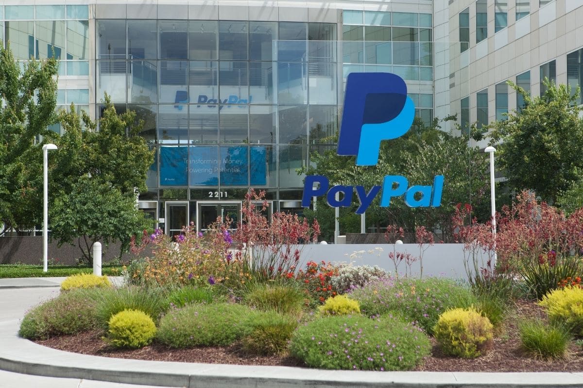 PayPal zlikwiduje ponad 300 miejsc pracy w Dublinie i Dundalk - Portal ...